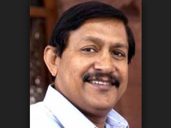 PC Thomass led faction slits in Idukki. - Malayalam Oneindia