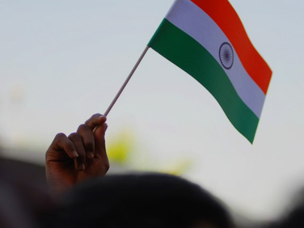 Kerala bans national flags made of plastic - Malayalam Oneindia