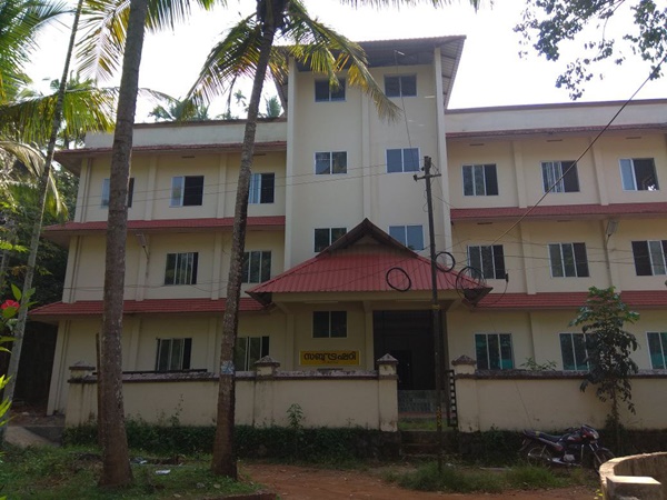 Nadapuram Excise office retained its facilities - Malayalam Oneindia