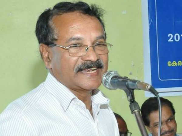 paulachan fb post against justice raveendran - Malayalam Oneindia