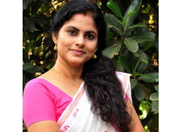 Malappuram Local News:about poet seena sreevalsan - Malayalam Oneindia