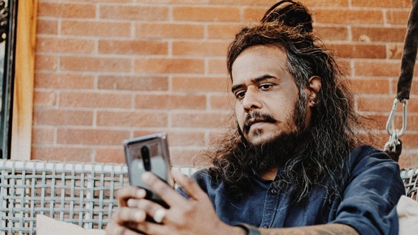 Singer Harish Sivaramakrishnan gives befitting reply to hate comments ...