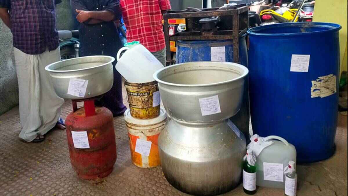 Kollam: Excise nabs Vat Charaya gang selling under the name of Ayurveda ...