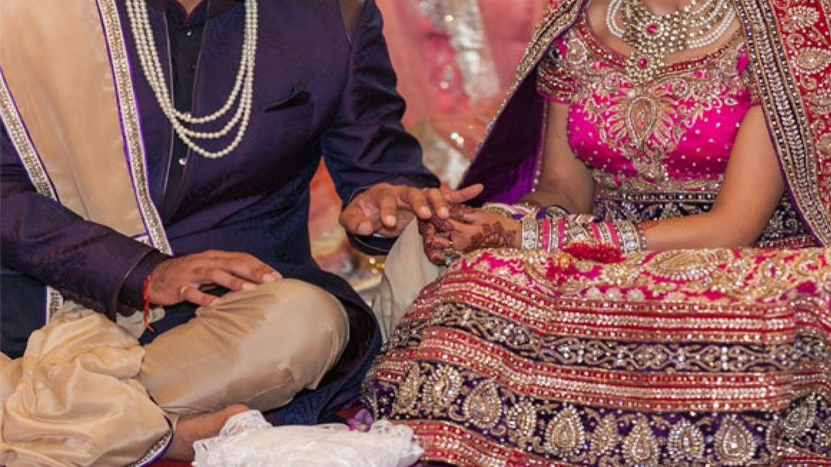 Bride chased her groom and bring back him who was running away from ...