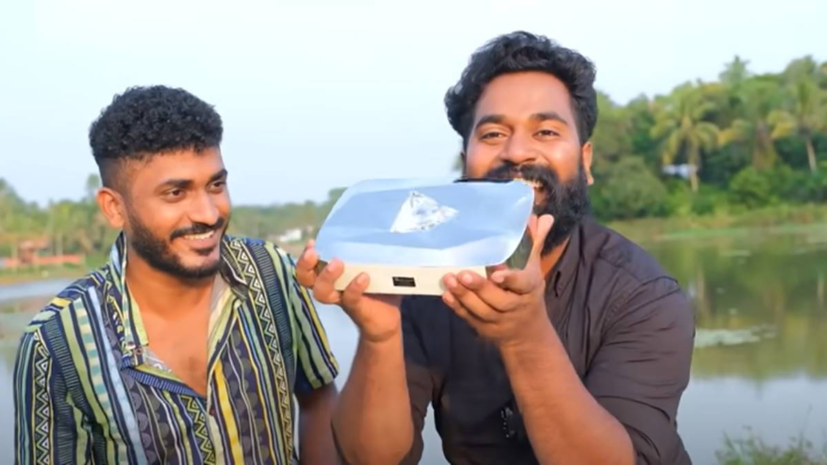 Viral: Kerala's first diamond play button got M4 Tech Youtube Channel ...