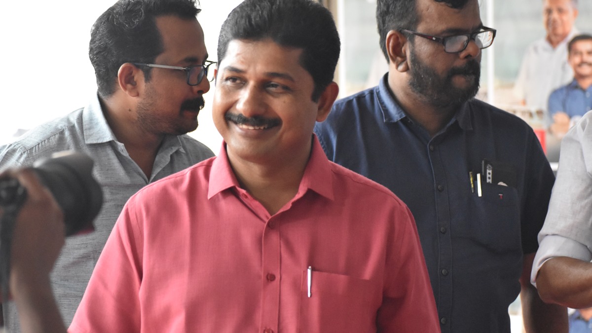 Is SFI the main issue: CPM leader M Swaraj strongly criticized the media - Malayalam Oneindia