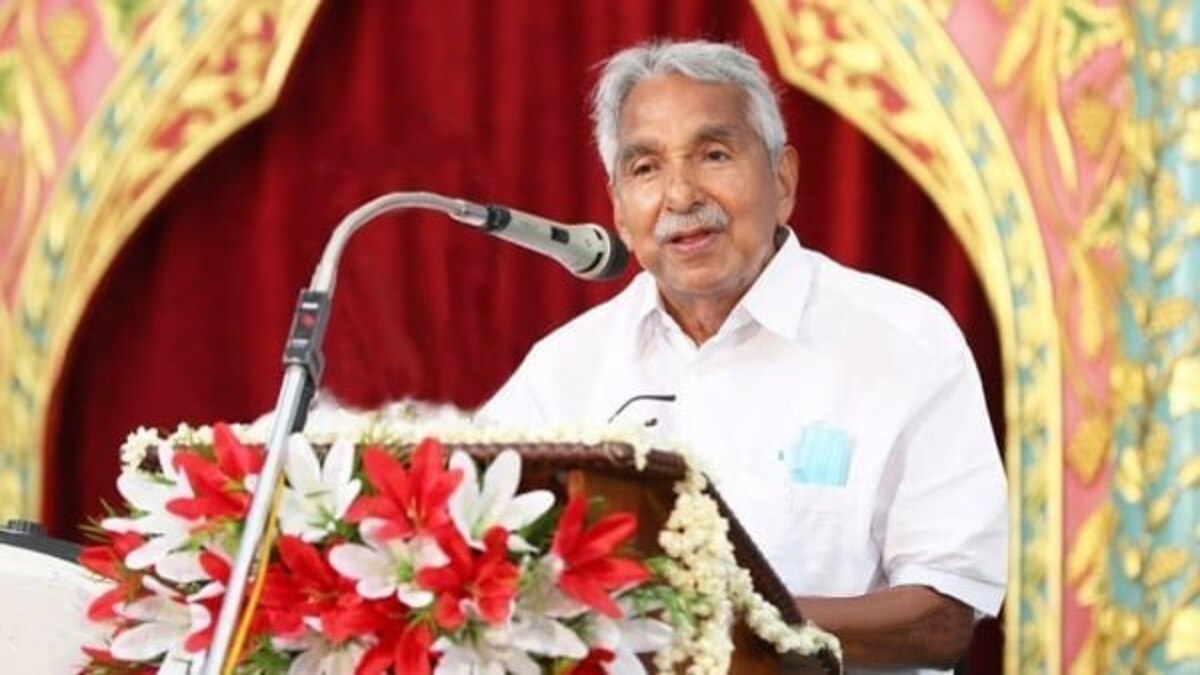 A begger from puthupally once called oommen chandy, here is how former ...
