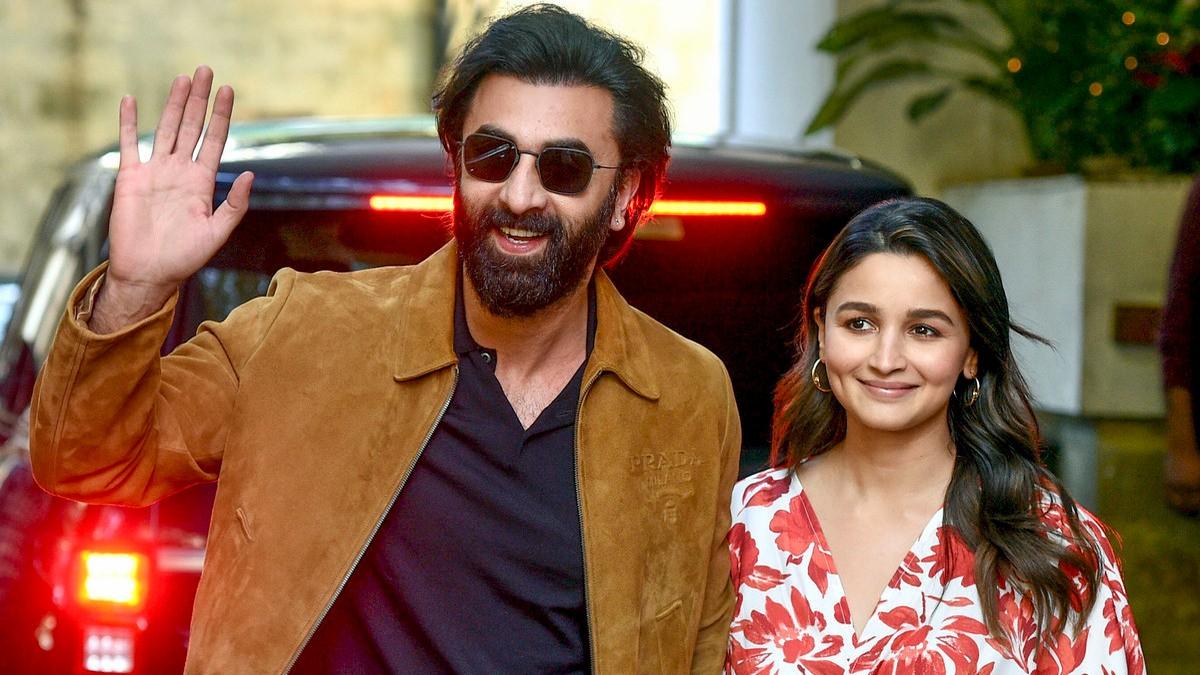 Shah rukh khan wife gauri designed alia bhat's rs 35 cr worth home ...