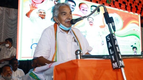 A begger from puthupally once called oommen chandy, here is how former ...