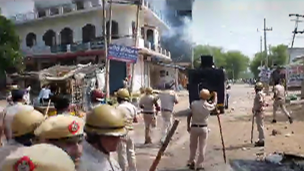 Haryana's Nuh Riots: Mob Burns Shops In Gurugram, Death Toll Rise to 5 ...