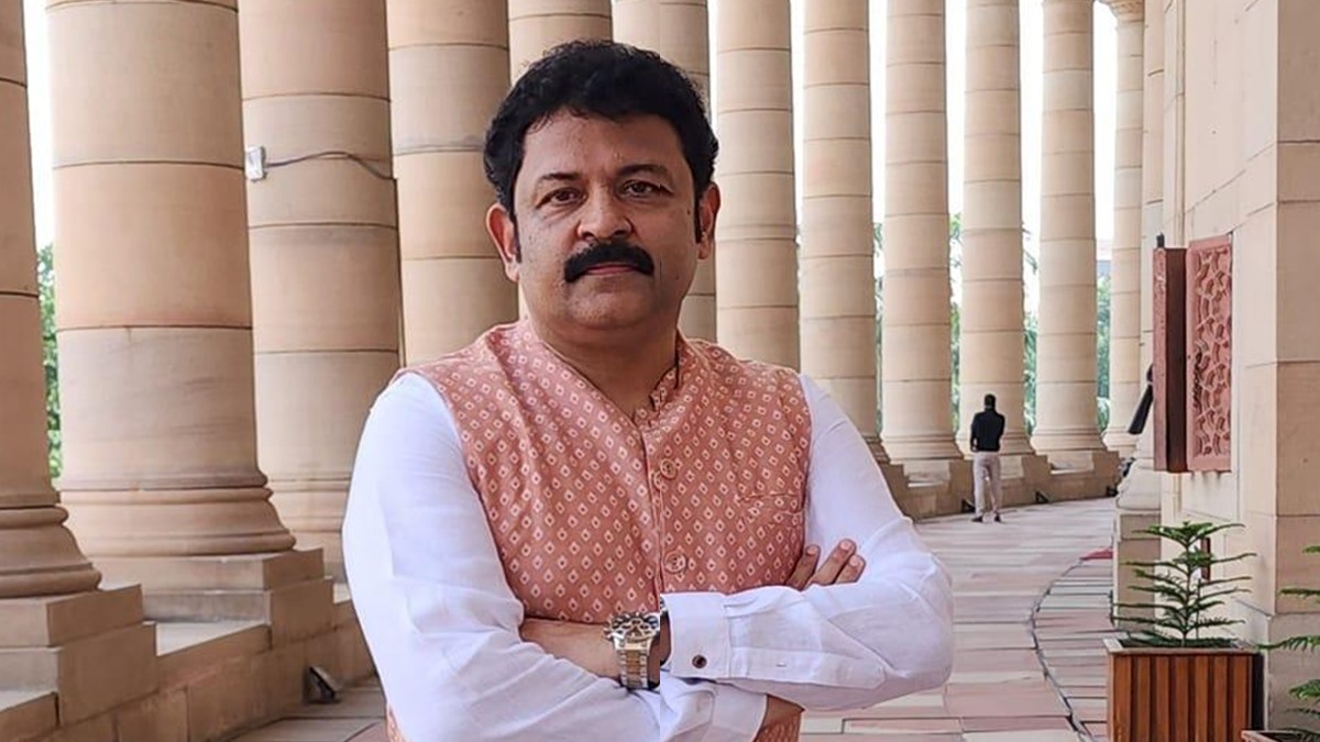 pro-Israel rally; Case against 60 people including actor Krishnakumar - Malayalam Oneindia