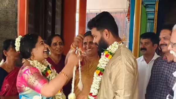 മീര വാസുദേവ് വിവാഹിതയായി; വരന്‍ 'കുടുംബവിളക്ക്' ക്യാമറാമാന്‍ | Actress ...