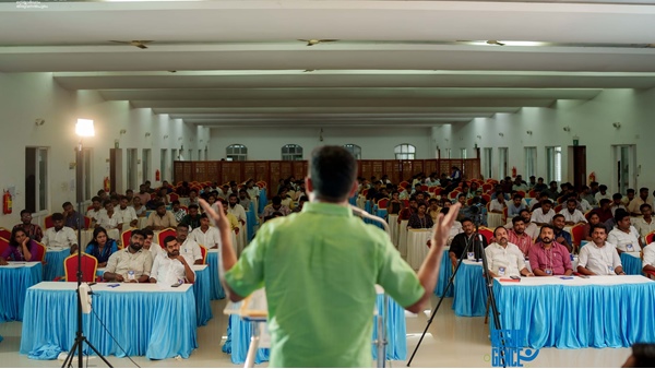 കലാലയങ്ങളില്‍ കെഎസ്‌യവാണ് ട്രെന്‍ഡിങ്: എസ്എഫ്ഐ കോട്ടകള്‍ ഒരോന്നായി ...