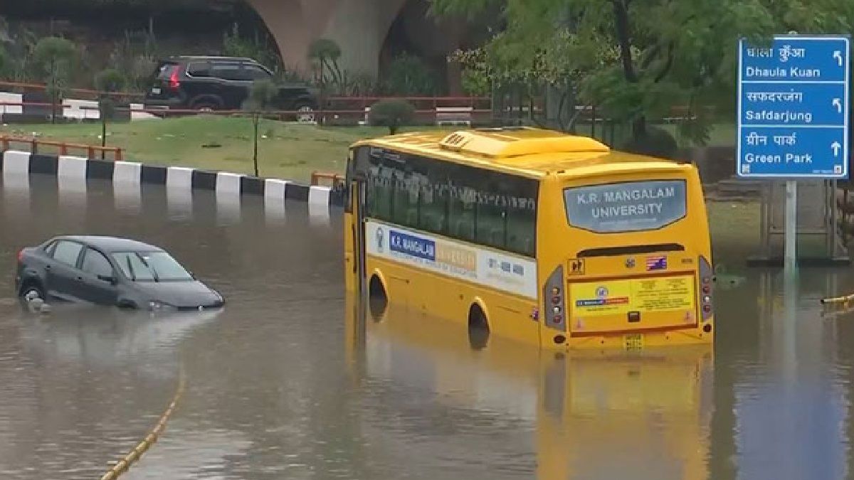 Heavy rains in Delhi, one died as collapsed Delhi Airport canopy ...
