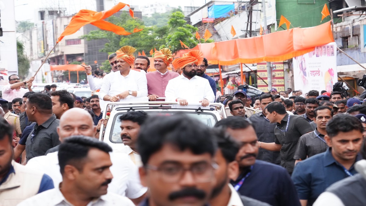 Devendra Fadnavis on Uddhav Thackeray, Sharad Pawar over fake waghnakhe ...