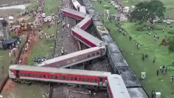 Mumbai Howrah Express-Freight Train Accident The reason is clear ...