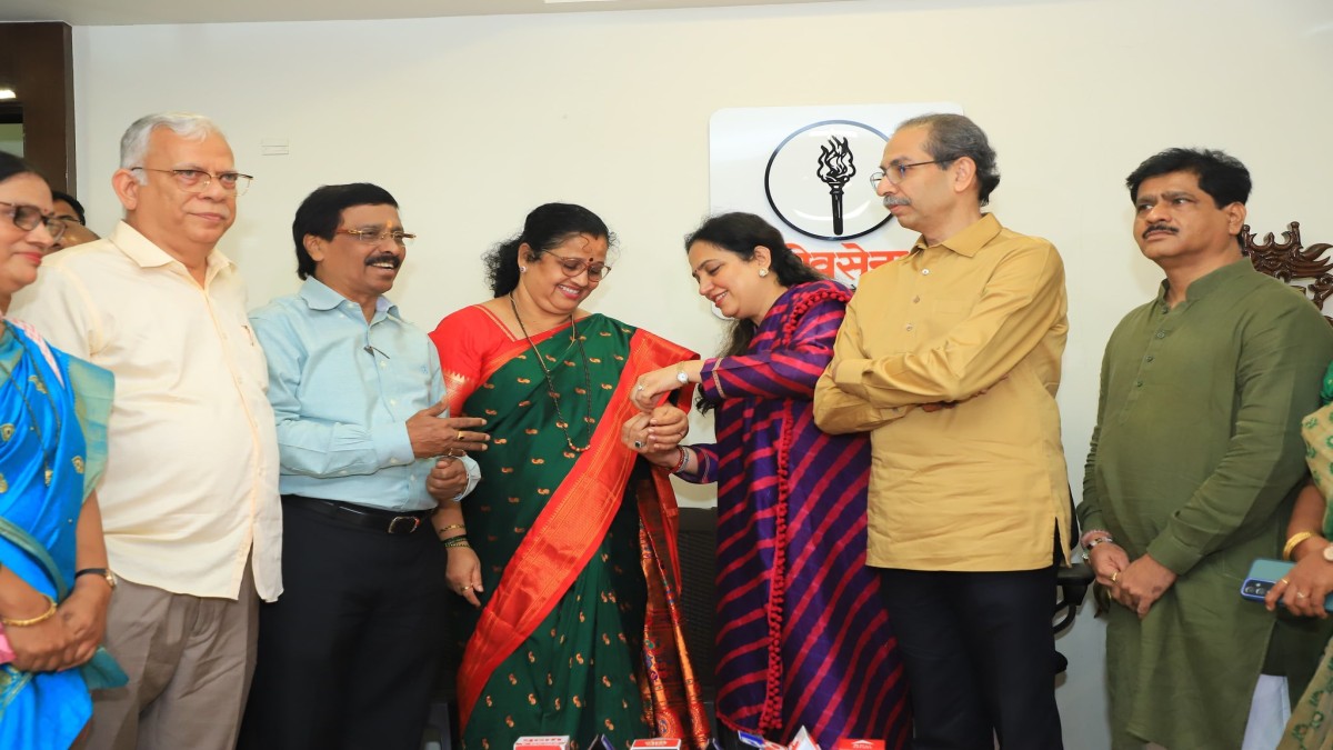 sujata shingade returns to thackeray shivsena from shinde-group ...