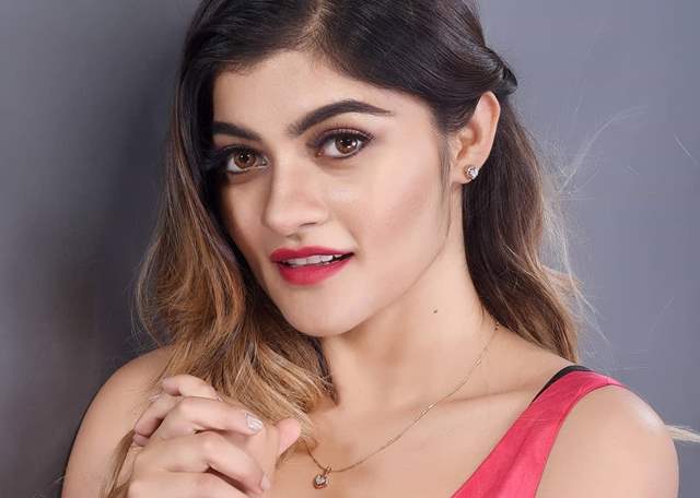 ଖୁବଶୀଘ୍ର ମୁମ୍ବାଇ ଫେରିଯିବେ ପ୍ରକୃତି ! | Prakruti Mishra With Father ...