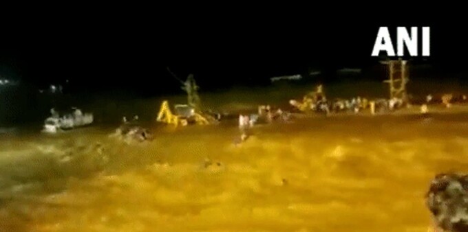 ଜଲପାଇଗୁଡି ଦୁର୍ଗା ଭସାଣୀ ଘଟଣାରେ 17 ଛୁଇଁଲା ମୃତ୍ୟୁ ସଂଖ୍ୟା, ଅନେକ ନିଖୋଜ | Jalpaiguri Flash Flood: 17 ...