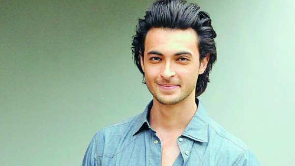 ରିଲିଜ୍ ହେଲା #AS04 ଟିଜର, ଫ୍ୟାନ୍ସ କହିଲେ ସୁପର୍‌-‌ଟାଲେଣ୍ଟେଡ୍‌, ଦେଖନ୍ତୁ ଆୟୁଷଙ୍କ ଧମଦାର ଆକ୍ସନ | Actor ...