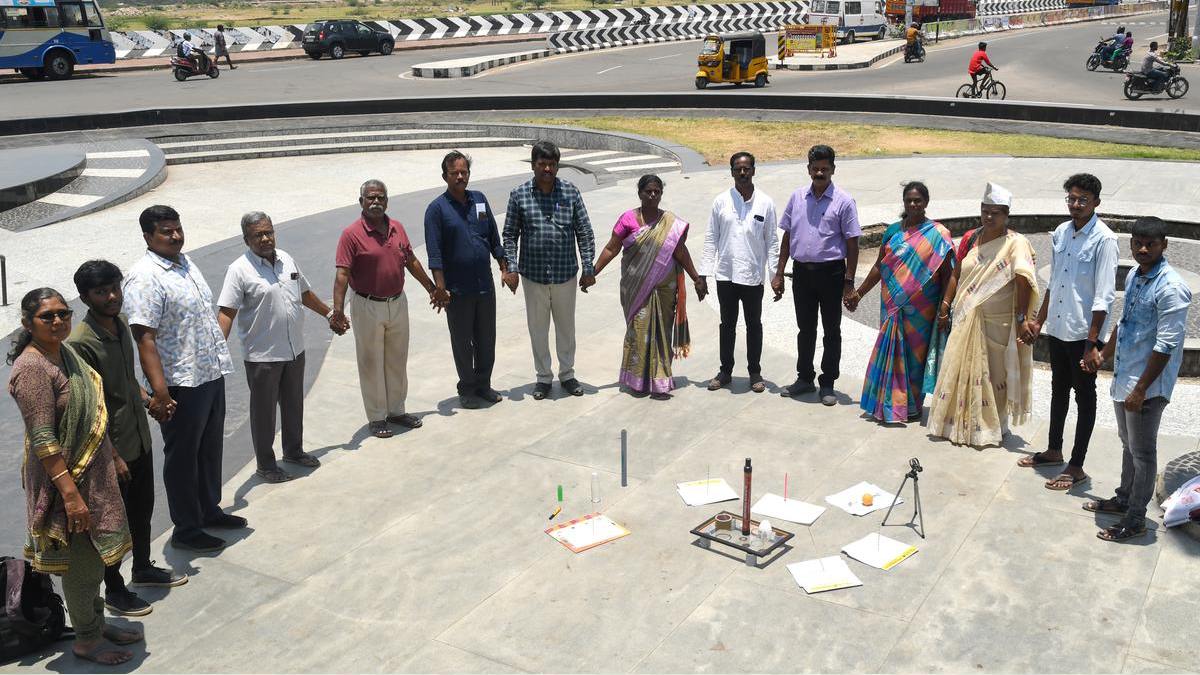 Zero Shadow Day : ଆଜି କିଛି ସମୟ ପାଇଁ ଦେଖିପାରିବେ ନାହିଁ ନିଜ ଛାଇ, ଜାଣନ୍ତୁ ...