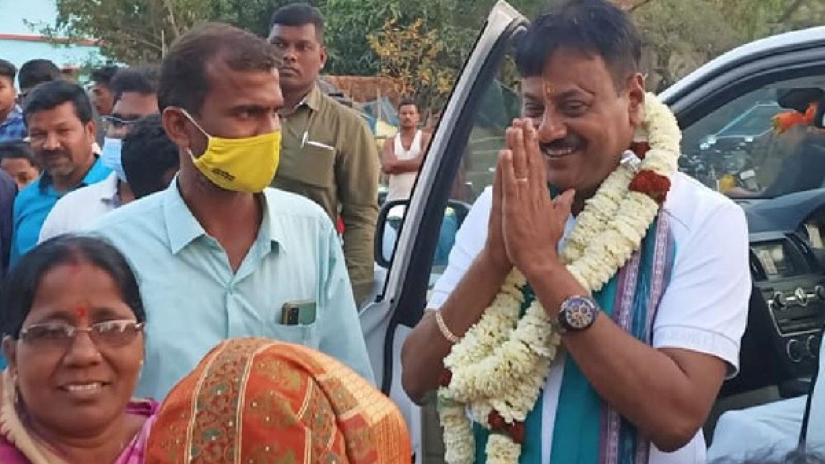 ଇଭିଏମ୍ ଫିଙ୍ଗାଯିବା ଅଭିଯୋଗ: ଗିରଫ ହେଲେ ଖୋର୍ଦ୍ଧା ବିଜେପି ବିଧାୟକ ପ୍ରାର୍ଥୀ ... ଇଭିଏମ୍ ଫିଙ୍ଗାଯିବା ଅଭିଯୋଗ: ଗିରଫ ହେଲେ ଖୋର୍ଦ୍ଧା ବିଜେପି ବିଧାୟକ ପ୍ରାର୍ଥୀ ...