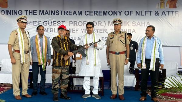 ତ୍ରିପୁରାରେ ଆତ୍ମସମର୍ପଣ କଲେ ୫୦୦ରୁ ଅଧିକ ଉଗ୍ରବାଦୀ | Tripura declares end of ...