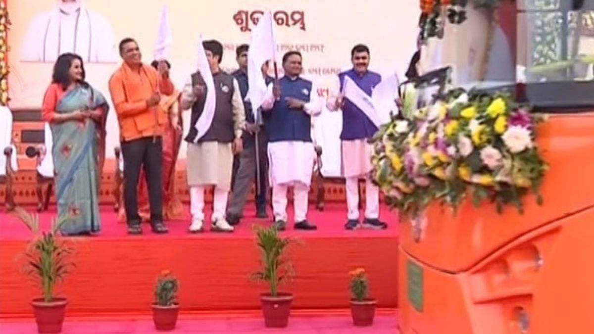 CM Mohan Majhi: ଡବଲ୍‌ ଡେକର ବସ୍‌ର ଶୁଭାରମ୍ଭ କଲେ ମୁଖ୍ୟମନ୍ତ୍ରୀ | CM Mohan ...