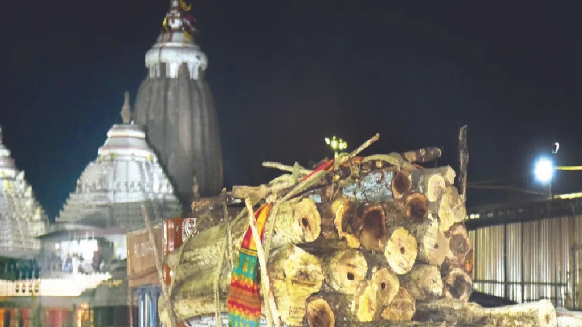 ପୁରୀରେ ପହଞ୍ଚିଲା ପ୍ରଥମ ପର୍ଯ୍ୟାୟ ରଥକାଠ | Three Wood-Laden Truck in First ...