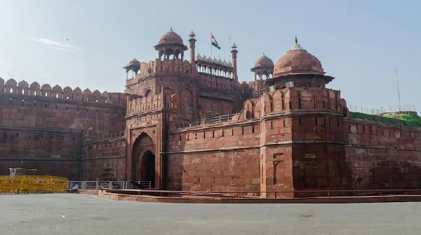 ମୁଁ ମୋଗଲ୍ ସାମ୍ରାଜ୍ୟର ବୋହୂ, ମୋତେ ଦିଅ ଲାଲ କିଲ୍ଲା, କୋର୍ଟ କହିଲେ.... | SC ...