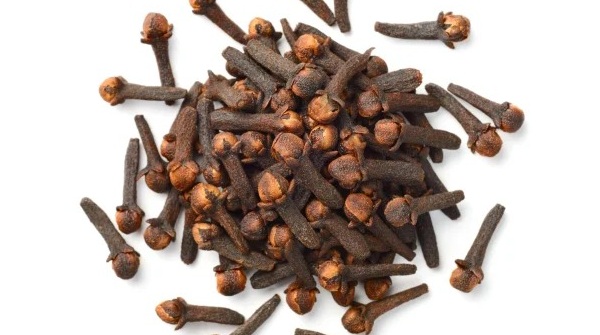 ଖାଆନ୍ତୁ ଲବଙ୍ଗ,ପାଚନ କ୍ରିୟାକୁ କରିବ ସୁଦୃଢ | Health Benefits of Cloves ...