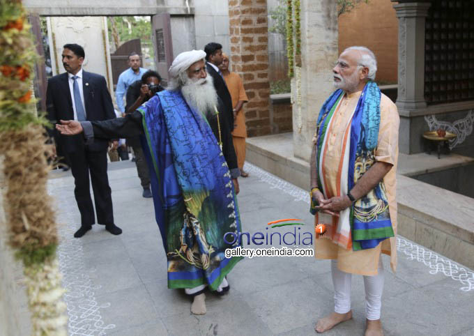 PM Narendra Modi Unveils 112-Foot Shiva Statue In Coimbatore - Oneindia