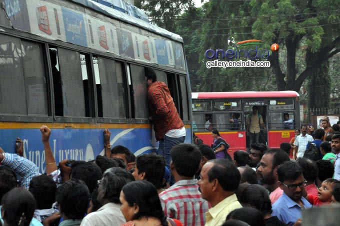 PHOTOS: Heavy Rush At Hyderabad Bus Stand- Latest Photos, Pictures ...