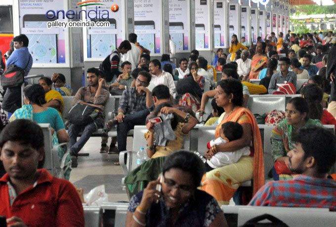 PHOTOS: Heavy Rush At Hyderabad Bus Stand- Latest Photos, Pictures ...