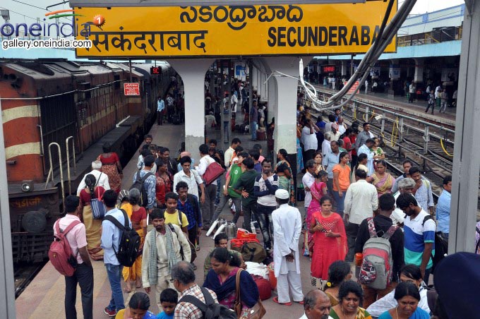 PHOTOS: Heavy Rush At Hyderabad Bus Stand- Latest Photos, Pictures ...