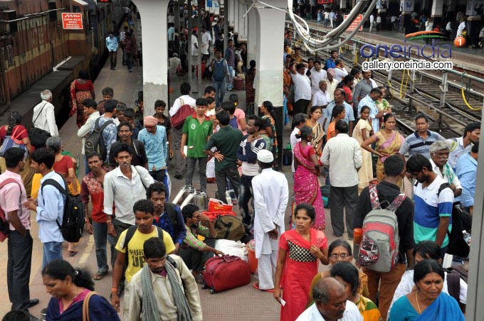 PHOTOS: Heavy Rush At Hyderabad Bus Stand- Latest Photos, Pictures ...
