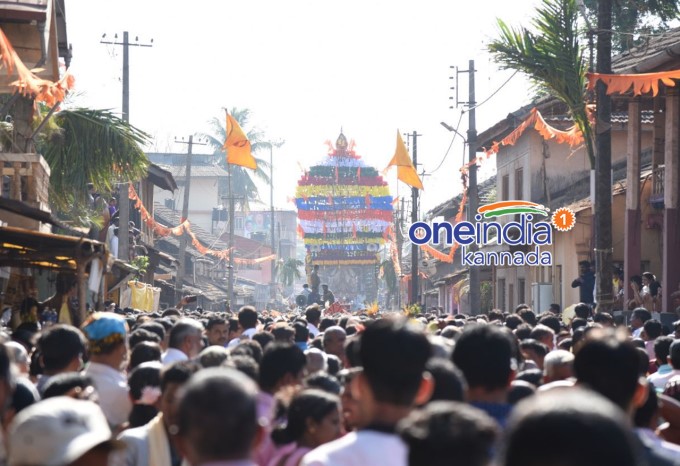 Auspicious Sri Marikamba fair at Sirsi - Oneindia