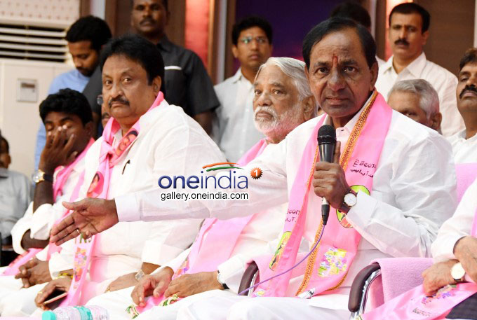 PHOTOS: TRS Party Leaders Meeting At Telangana Bhavan In Hyderabad ...