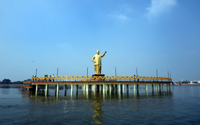 PHOTOS: AP CM N Chandrababu Naidu Unveils Tallest NTR Statue In ...