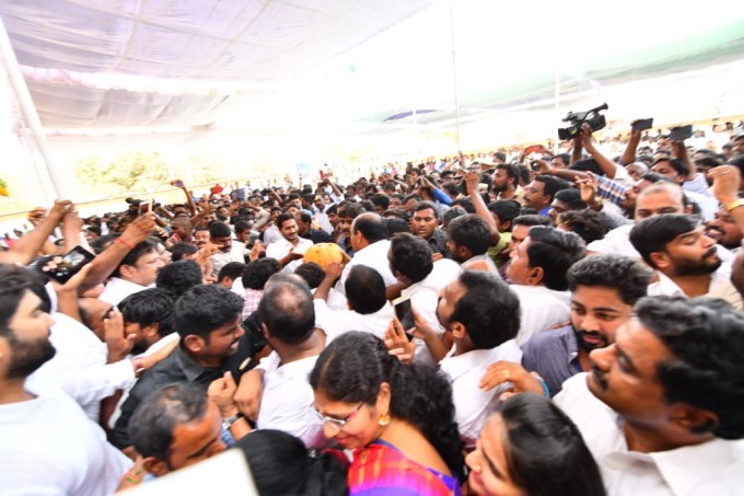 PHOTOS: YS Jaganmohan Reddy House Warming Ceremony In Tadepalli ...