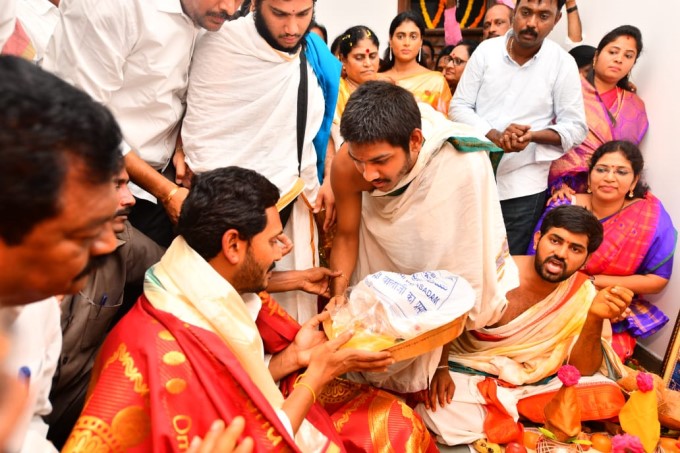 PHOTOS: YS Jaganmohan Reddy House Warming Ceremony In Tadepalli ...