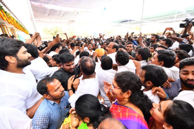 PHOTOS: YS Jaganmohan Reddy House Warming Ceremony In Tadepalli ...