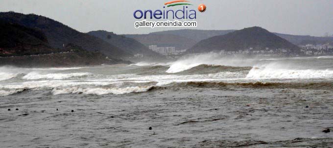 PHOTOS: Cyclone Fani Effect In Visakhapatnam - Latest Photos, Pictures ...