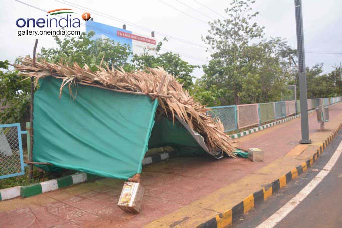 PHOTOS: Cyclone Fani Effect In Visakhapatnam - Latest Photos, Pictures ...