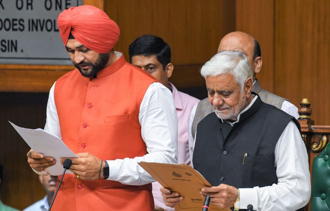 Newly Elected Haryana MLAs Oath Taking Ceremony Photos: HD Images, Pictures, News Pics ...