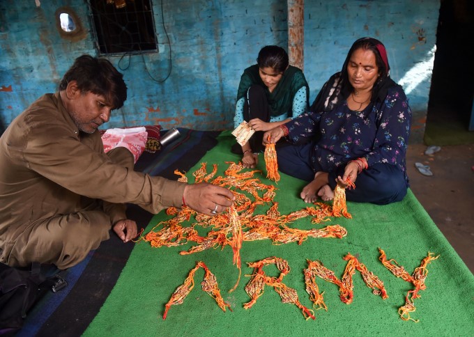 Preparations for Raksha Bandhan 2020 - Oneindia