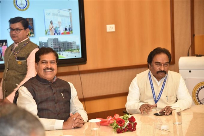 File Photos Of MoS Railways Suresh Angadi - Oneindia