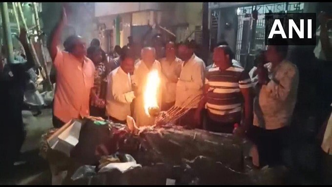 Bhogi Festival celebrates in Tamilnadu - Oneindia