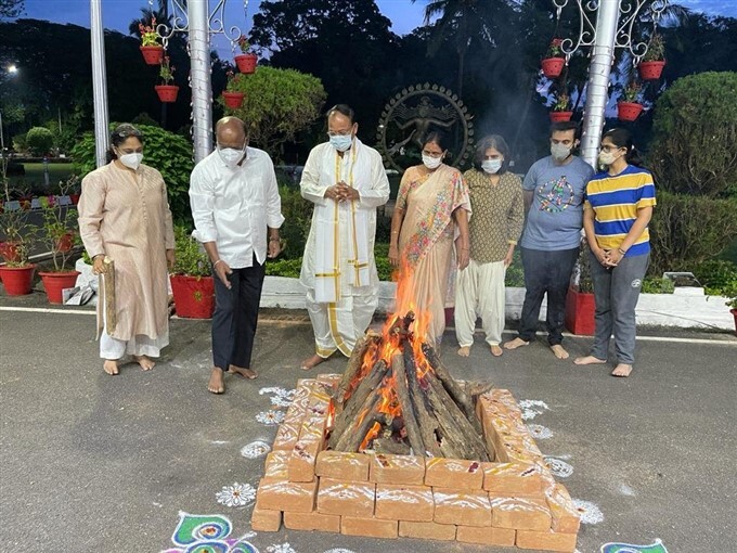 Bhogi Festival celebrates in Tamilnadu - Oneindia