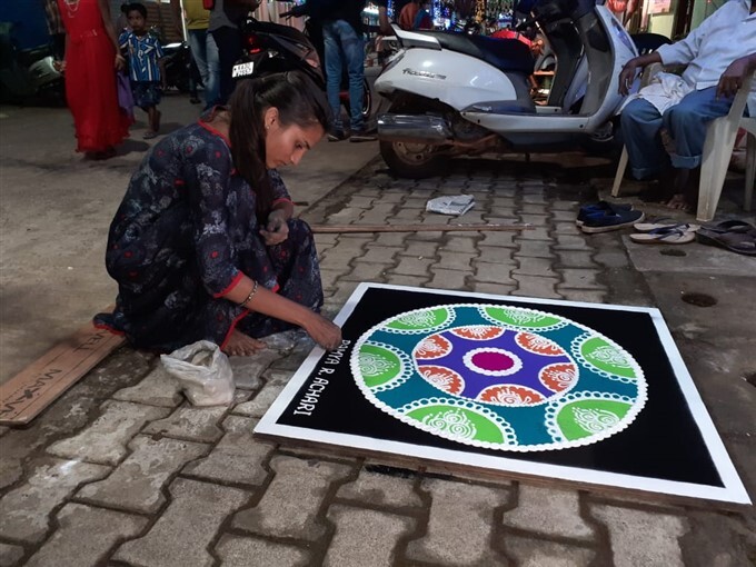 Uttar Kannada Karwar Maruthi Galli Jatre Rangoli Designs - Oneindia